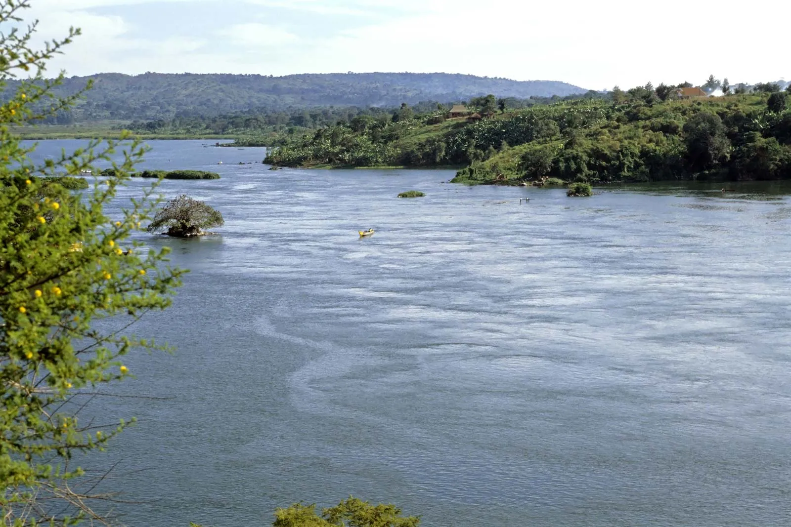 How Many Lakes And Rivers Are In Uganda? | Uganda Safaris